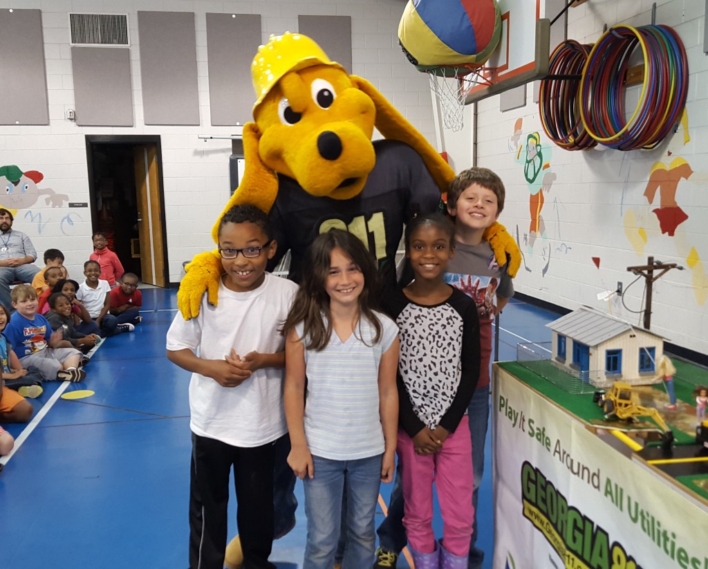 Digger visits Warren Road Elementary – Digger Dog