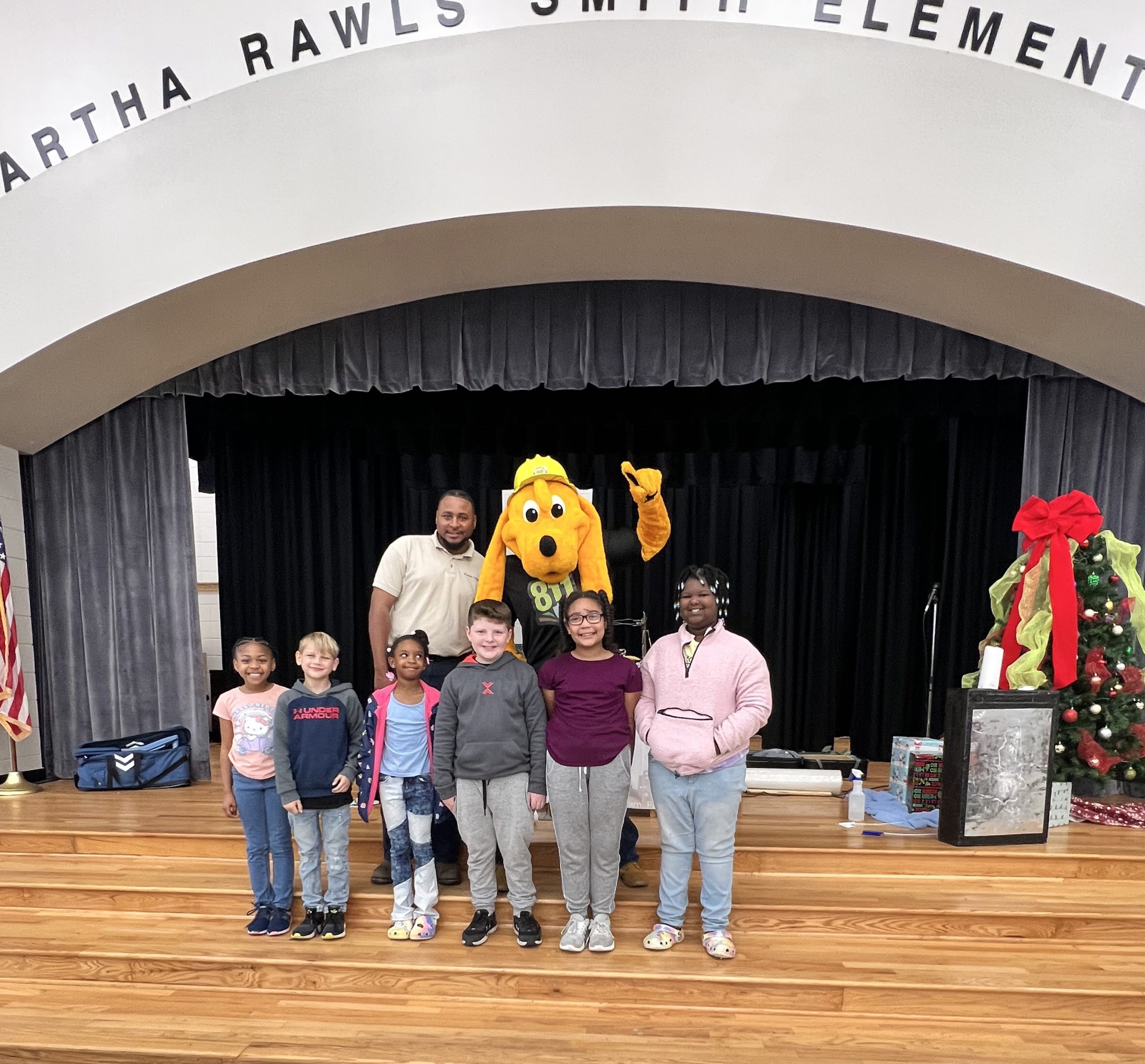 Digger, Ms. Maria and Atlanta Gas Light visit Martha Rawls Smith ...